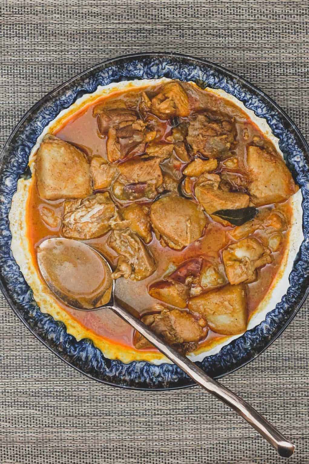 Chicken Ceylon (Sri Lankan Chicken Curry) - Cook Eat World