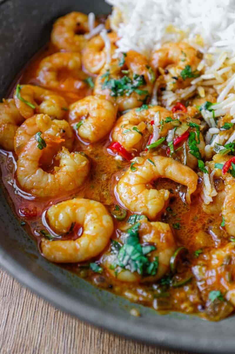 Malai Prawn Curry (Chingri Malai Curry) - Cook Eat World