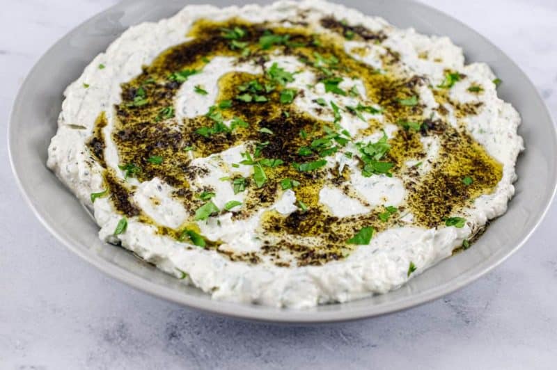 Haydari (Turkish Yoghurt Meze) - Cook Eat World