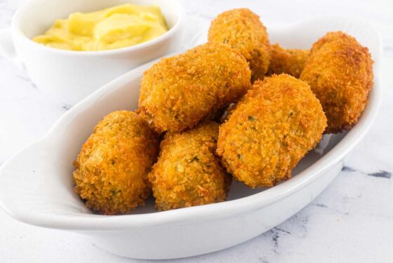 Crab Croquettes - a crunchy, creamy recipe from Cook Eat World