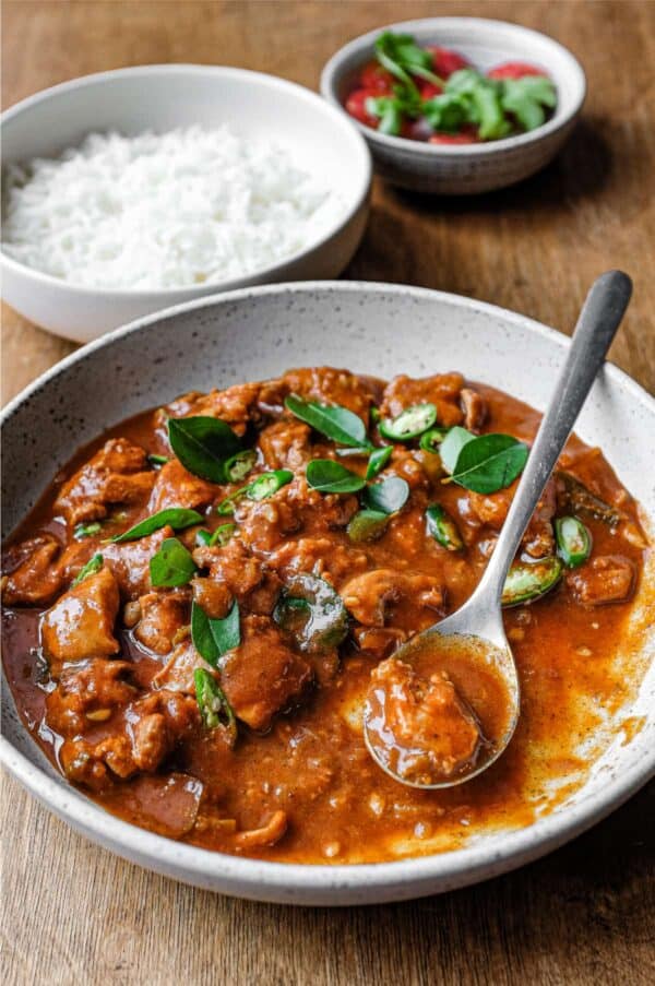 Chicken Ceylon (Sri Lankan Chicken Curry) - Cook Eat World