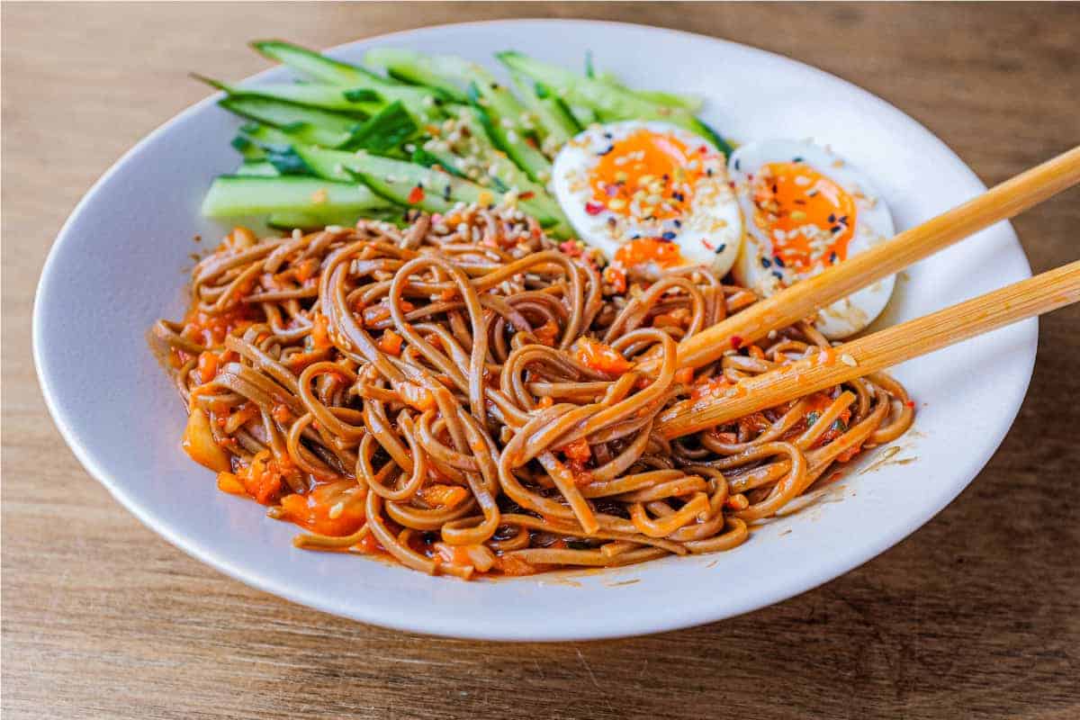 Bibim Guksu (Korean Spicy Cold Noodles) - Cook Eat World