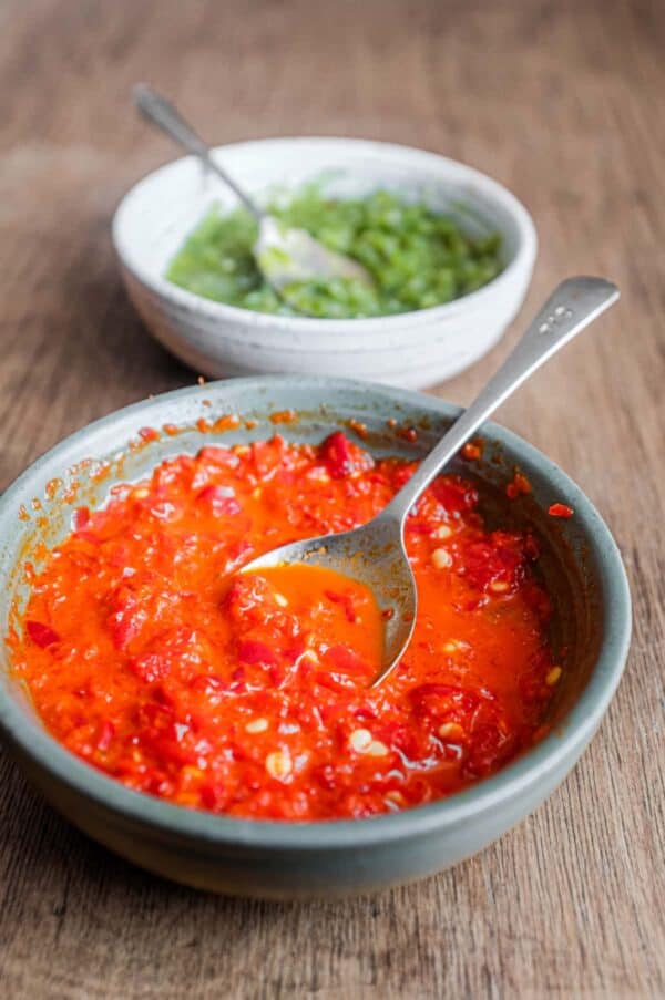 Shatta Sauce (Middle Eastern Chilli Sauce) - Cook Eat World