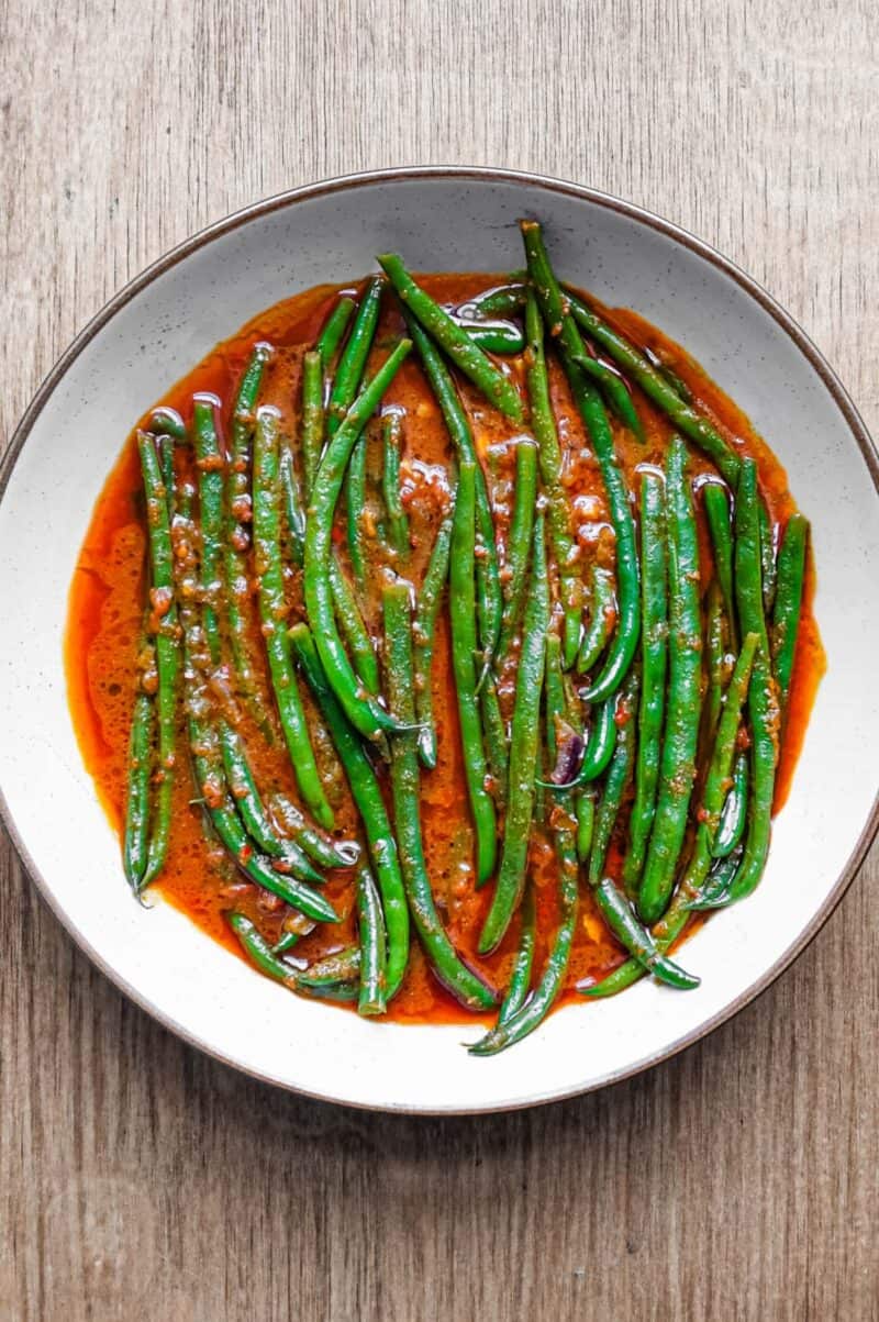 Turkish Green Beans (Zeytinyağlı Fasulye) - a recipe by Cook Eat World